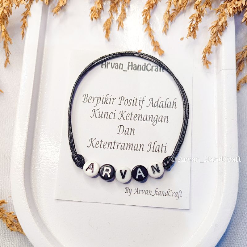 Jual Gelang Nama Bulat Pipih Hitam Putih || Request Nama Chat Admin ...