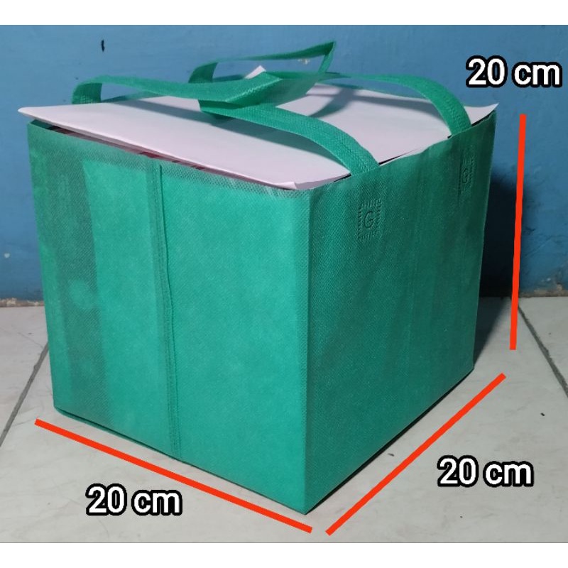 Jual Tas spunbond kotak nasi,tas kotak 20x20x20 cm ,kotak kue dan kotak ...