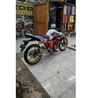 Jual Limited striping sticker CB150R streetfire v2 motif rainbow ...