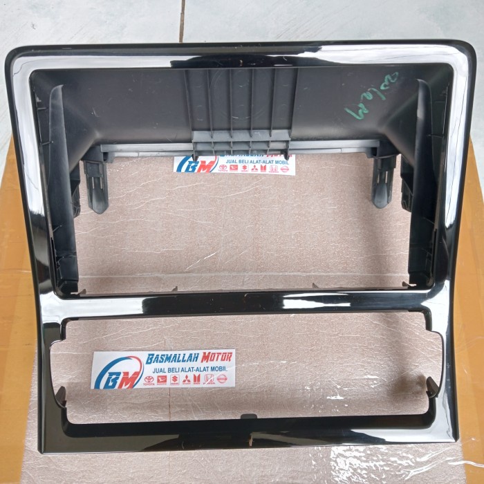 Jual Asli Frame Head Unit Mobil Innova Zenix 10 Inch Original Hemat ...