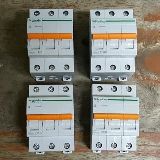 Jual MCB DOMAE SCHNEIDER 3 Phase ORIGINAL 6,10,16,20 Ampere harga sama | Shopee Indonesia