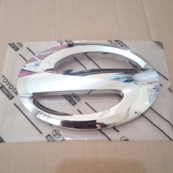 Jual LOGO EMBLEM SIMBOL S GRILL DEPAN SIGRA ORIGINAL | Shopee Indonesia