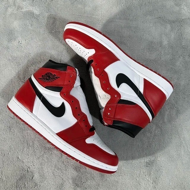 Jual Air Jordan 1 Retro High Chicago | Shopee Indonesia