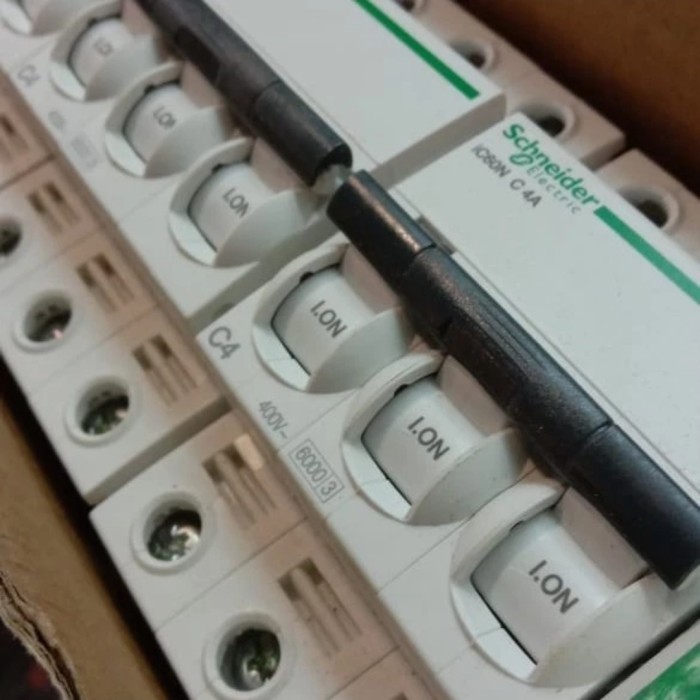 Jual Jual!! mcb schneider ic60n 3p 4a a9f74304 3phase 3pull 3 phase 3 p 3phase | Shopee Indonesia