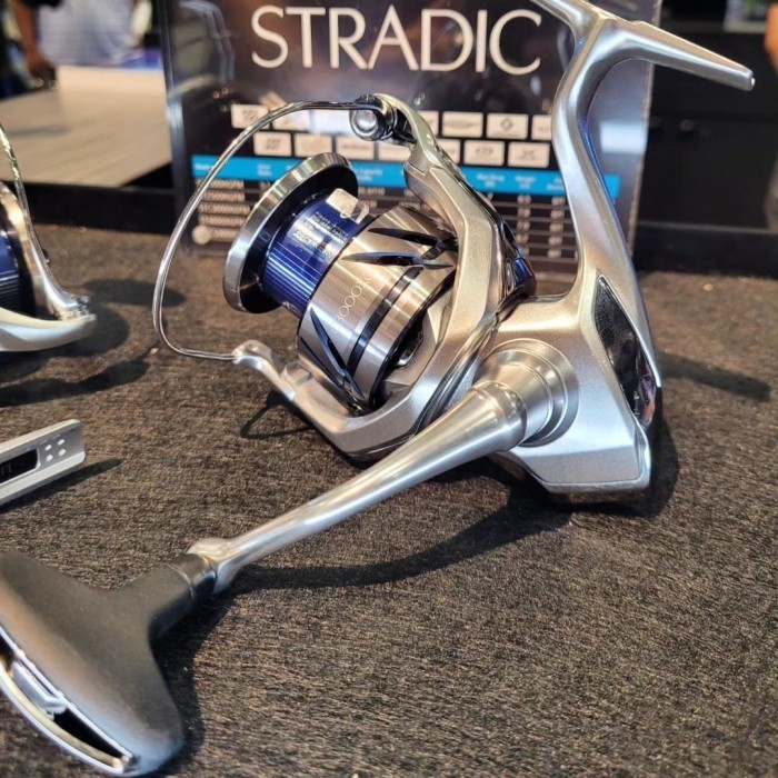Jual SHIMANO STRADIC FM 2023 C3000 C2500 REEL NEW TECHNOLOGY JAPAN | Shopee Indonesia