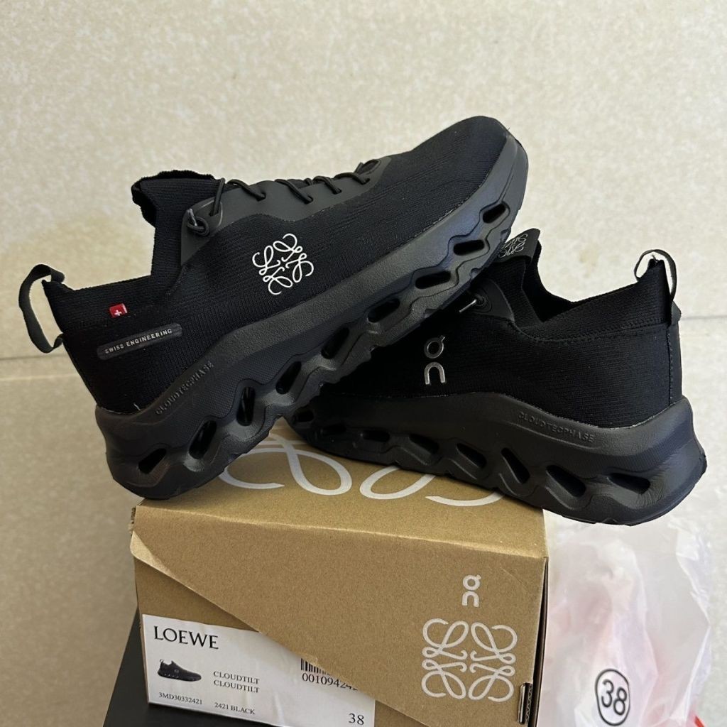 Jual LOEWE X On Cloudtilt Sepatu olahraga dan rekreasi ringan pria dan ...
