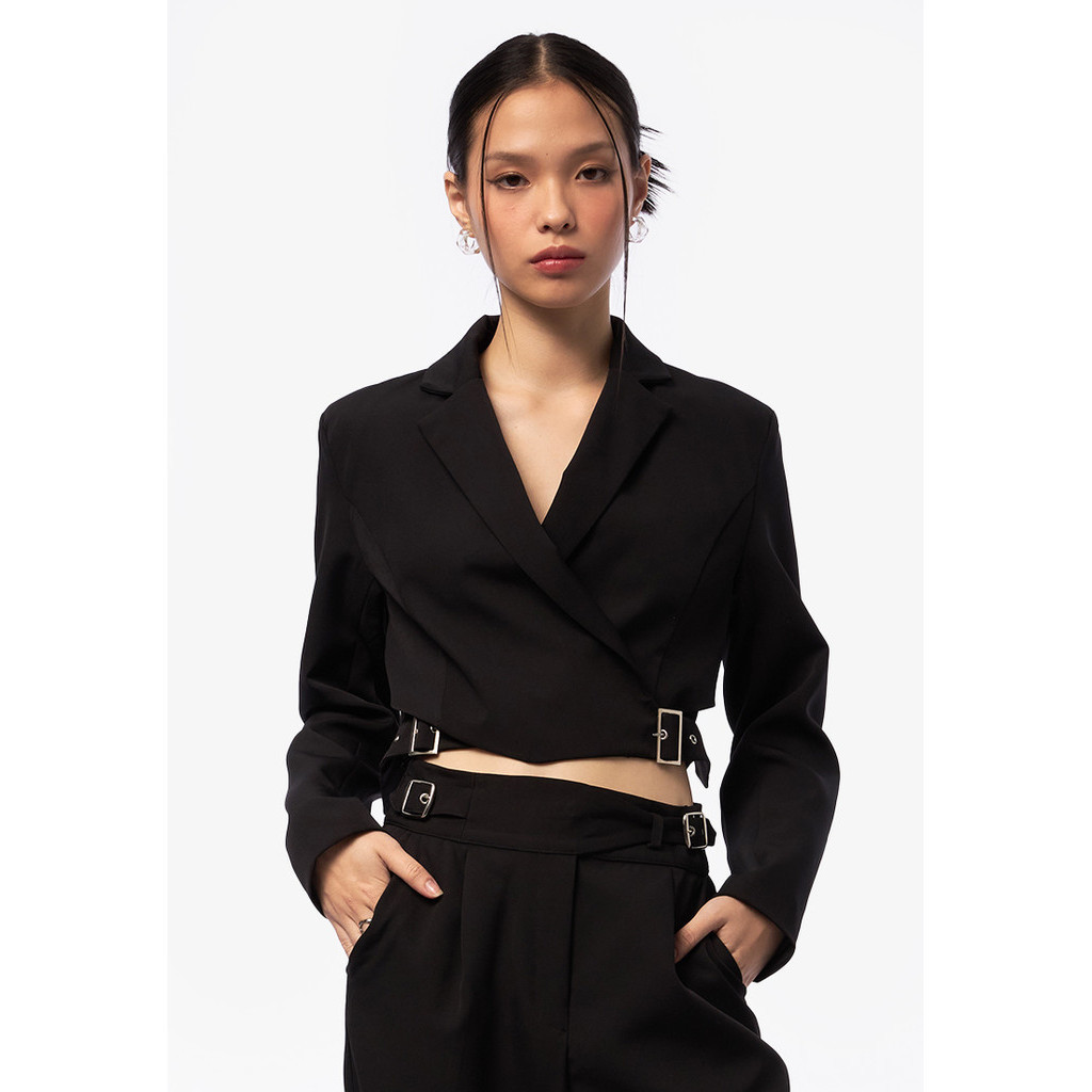 Jual COLORBOX Cropped Blazer with Buckle Detail Black | Shopee Indonesia