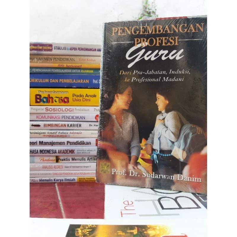 Jual Pengembangan Profesi Guru: Dari Pra jabatan, Induksi, ke Profesional Madani Prof. Dr ...