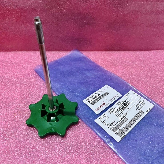Jual Baut Gantungan Ban serep warna hijau 51900-BZ140 Toyota Raize ...