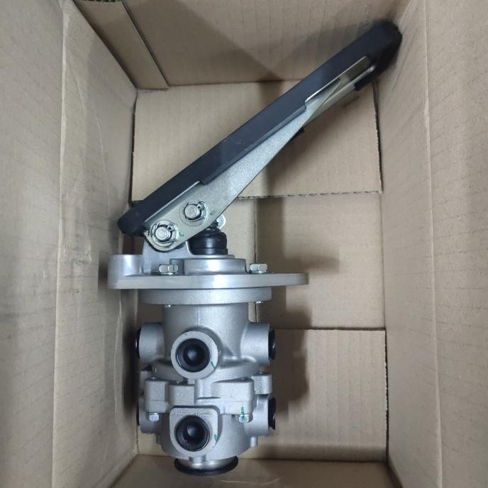 Jual BRAKE VALVE FUSO GANJO MC838211 - MC889010 KNORR JPN Murah ...