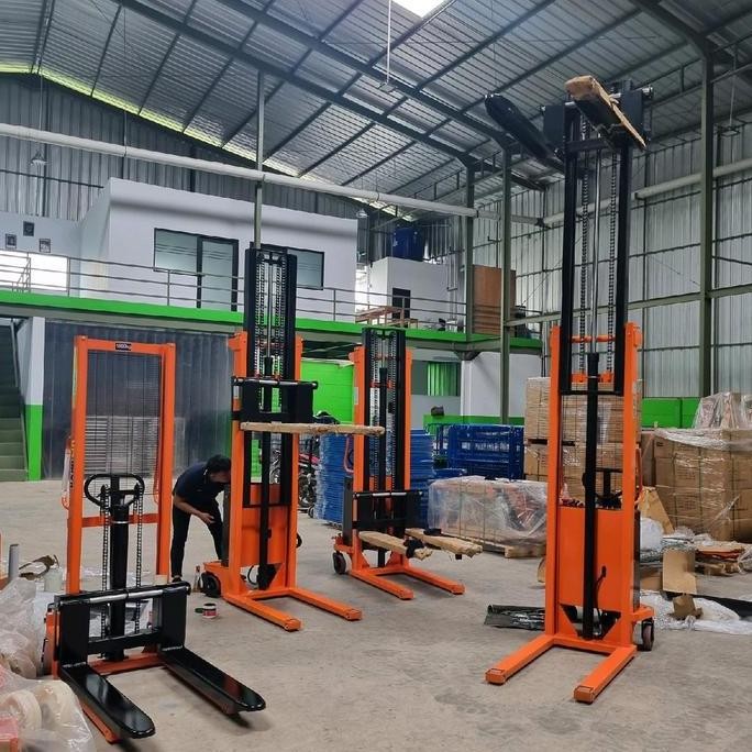 Jual Semi Electric Hand Stacker 1.5 ton 3 meter - MERK HAND LIFT -Semi Electrik Stacker ...