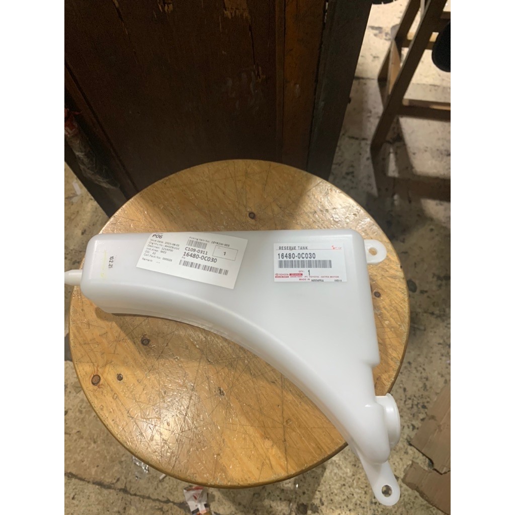 Jual TABUNG AIR RADIATOR TANGKI CADANGAN AIR RADIATOR INNOVA BENSIN ...
