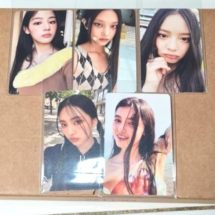Jual NewJeans Photocard - Official New Jeans Weverse Album ver. 1st EP C | Shopee Indonesia