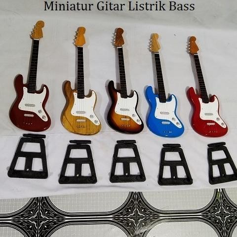 Jual Miniatur Gitar Bass Elektrik Model Fender Bahan Kayu Free Dudukan ...