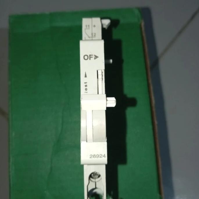 Jual Auxiliary contact 26924 AUX OF MCB C60 schneider Berkualitas ...