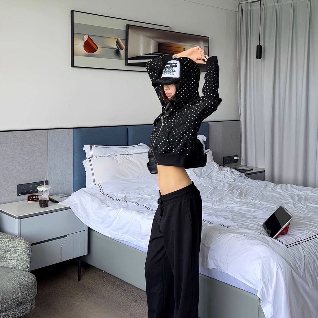 Jual Crunchy Brulee Jaket Kardigan Wanita Kasual Serbaguna Bertudung Motif Polkadot Retro ...