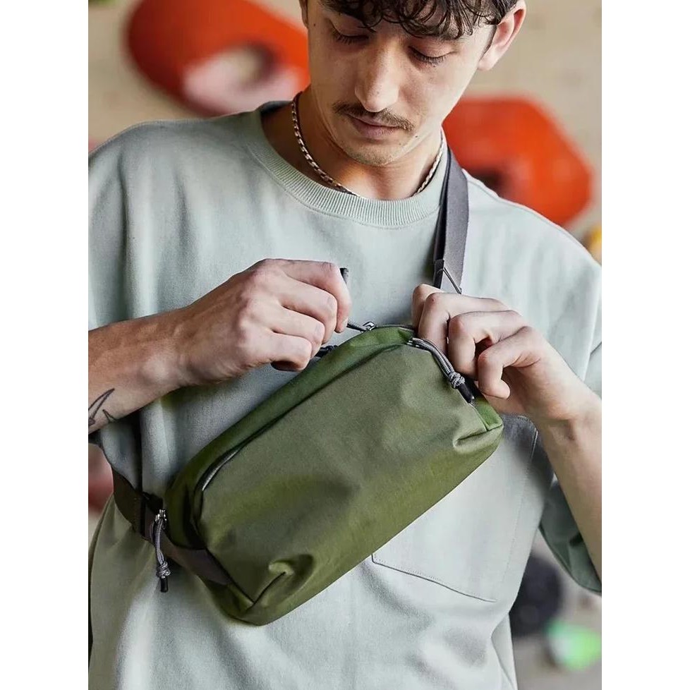 Jual Bellroy Australian Venture Ready Sling 2.5L Explorer Chest Bag ...