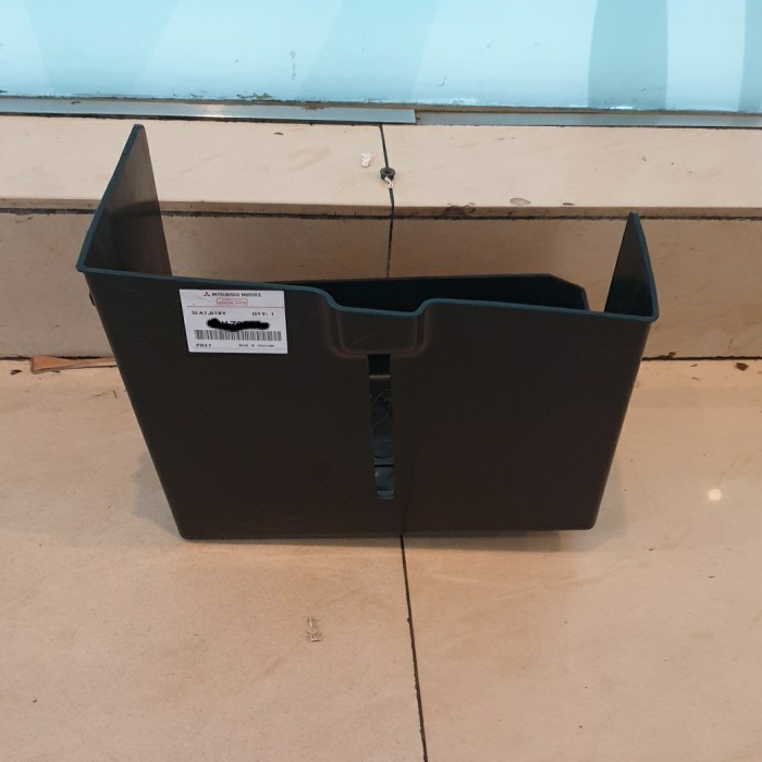 Jual Baru Dudukan Aki Seat Battery Besar 31 X 18 Asli Mitsubishi Pajero ...