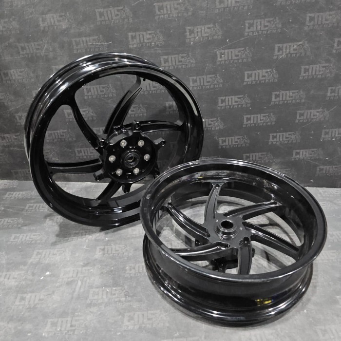 Jual Velg Velek Casting CNC Six Star 14x400 & 15x350 Honda Forza 250 ...