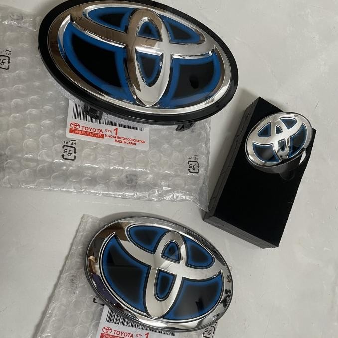 Jual Emblem Toyota Hybrid logo Innova Zenix tersedia depan belakang ...