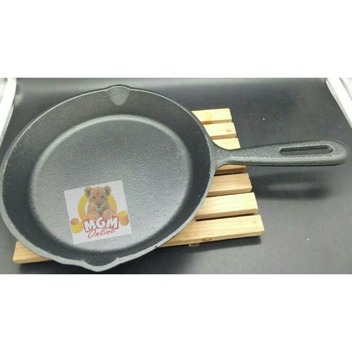 Jual IRON CAST FRYPAN 20CM / GAGANG PENGORENGAN BESI COR SUPER TEBAL ...