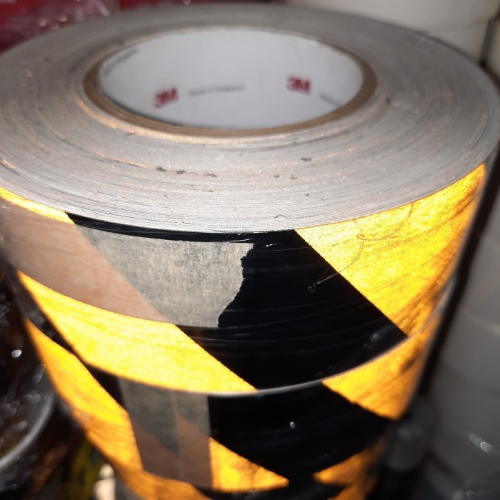 Jual 3M 610 Yellow Black Sticker Scotchlite.50Mm X 45M Murah | Shopee ...