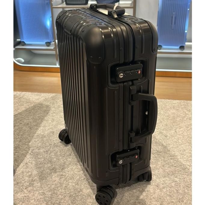 Jual RIMOWA Original 35L Cabin Aluminium Suitcase - Black/Silver ...