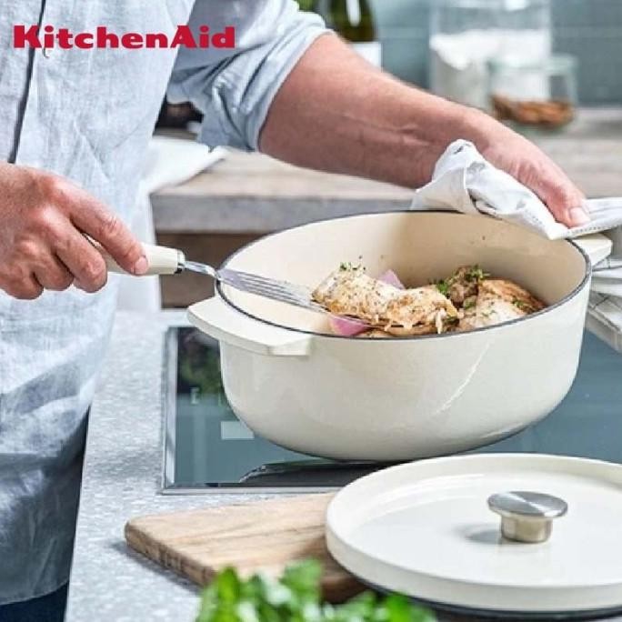 Jual KitchenAid Enamel Cast Covered Casserole 26cm/5.2L Almond Cream ...