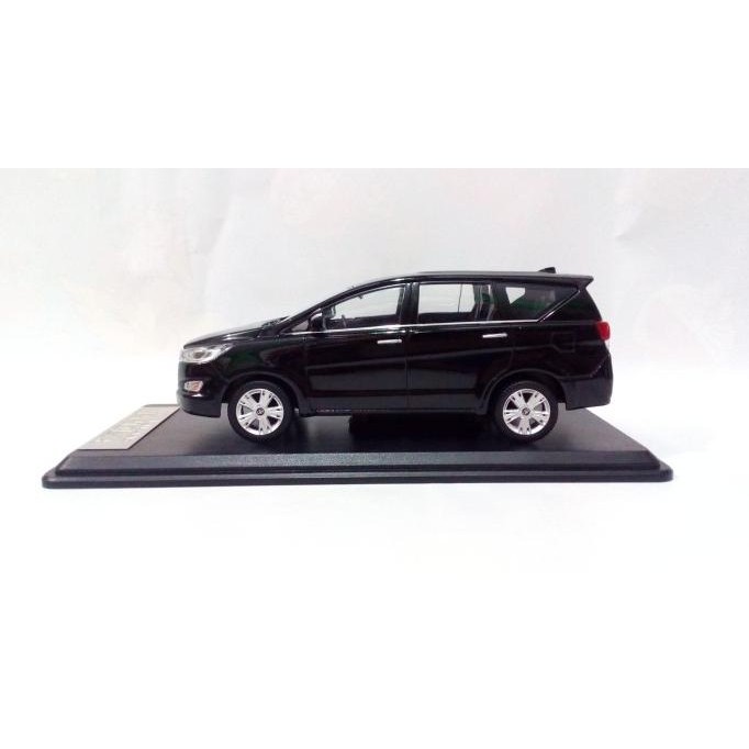 Jual Diecast Miniatur Mobil Toyota Kijang Innova Reborn 2016 Hitam ...