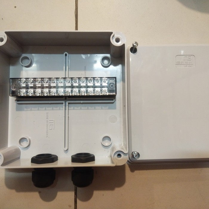 Jual Junction Box Terminal 15 X 15 X 5 Lengkap Dengan Terminal 15A 12 ...