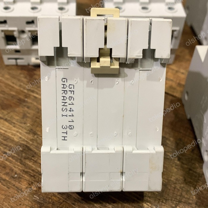 Jual Mcb 3 Phase Schneider Original Pln 10A 16A 20A 25A 35A | Shopee ...