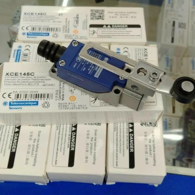 Jual Limit Switch Schneider Xce145 Variable Length Thermoplastic Roller ...