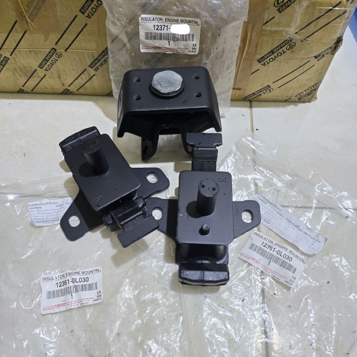 Jual engine Mounting innova diesel Matic 2KD SET kiri kanan belakang ...
