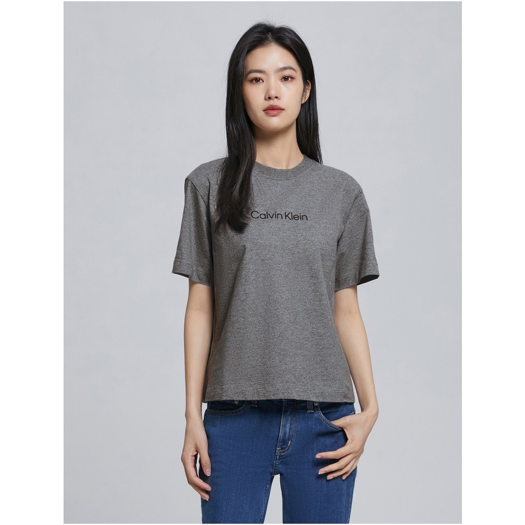 Jual CALVIN KLEIN - KAOS WANITA - STANDARD LOGO BOXY TEE | Shopee Indonesia