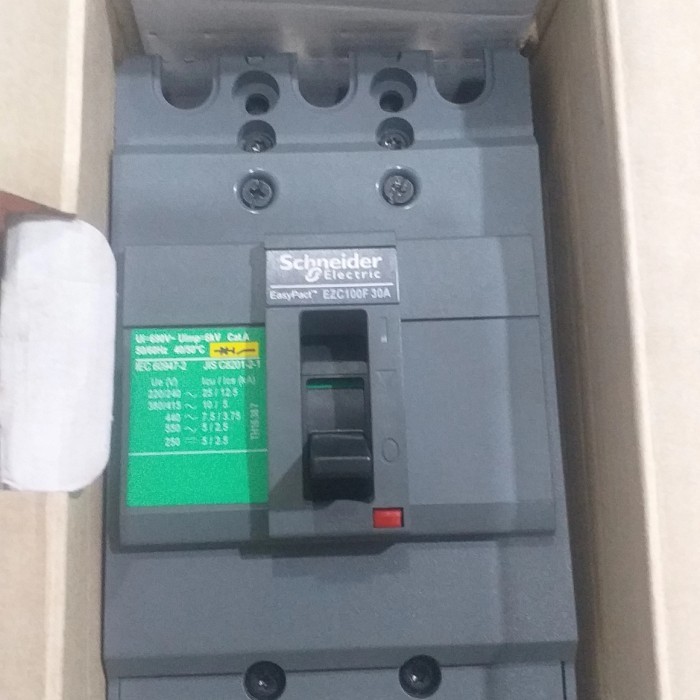 Jual Mccb 3P 30A Schneider Type Ezc100F3030 | Shopee Indonesia