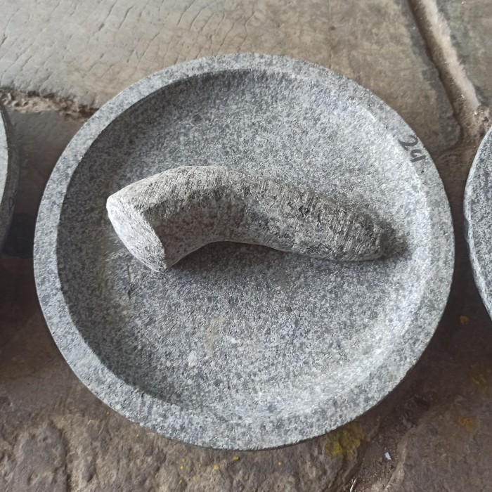 Jual Cobek Batu Bubut 1 set Dengan Ulekan Ukuran 24, 26, 28 , 30 Cm ...