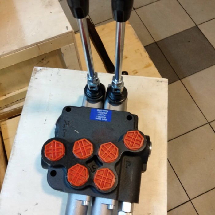 Jual Hand valve atau Handcontrol Hydraulic Ukuran 1/2" 2 stik spring ...