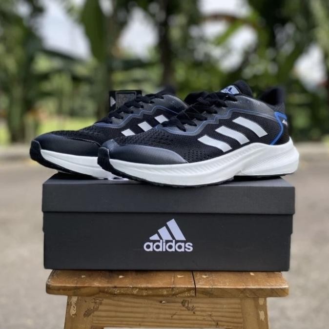 Jual Sepatu Cowok Ukuran Jumbo Sneakers Pria Big Size- Hitam 44 ...