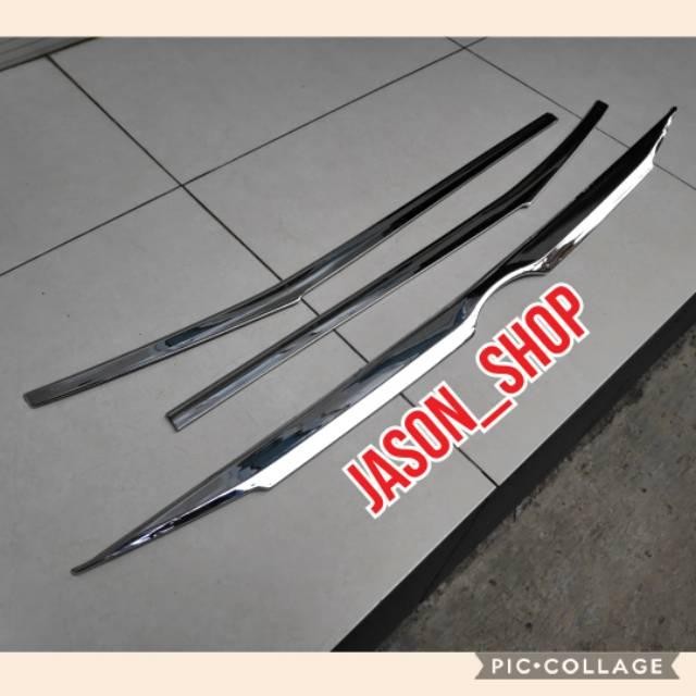Jual Lis Kaca Belakang + Lis Trunk Lid Chrome Untuk Innova Reborn 2016 ...