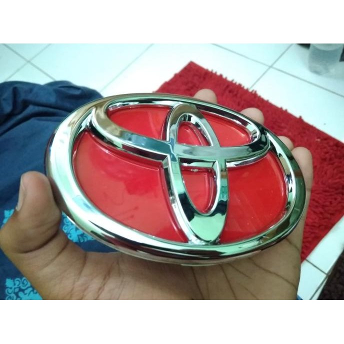 Jual Emblem Toyota Merah Depan Vios Agya Lambang Toyota Red Chrom ...