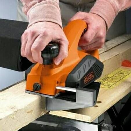 Jual Mesin planer serut kayu 650W Rebating Planer Black and Dacker ...