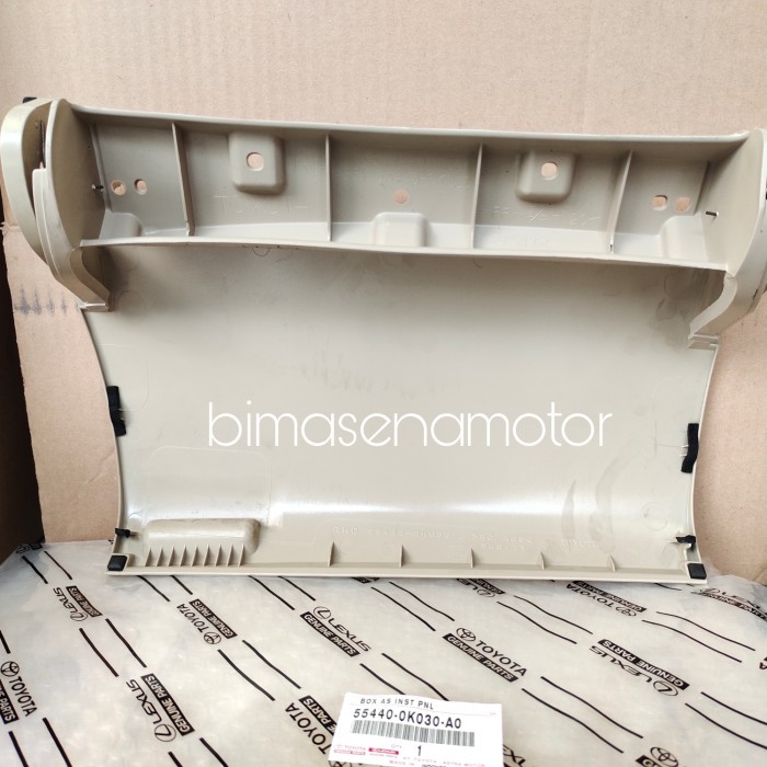 Jual Dashboard Tutup Laci Atas Dashboard Innova Cream Tua 55440-0K030 ...