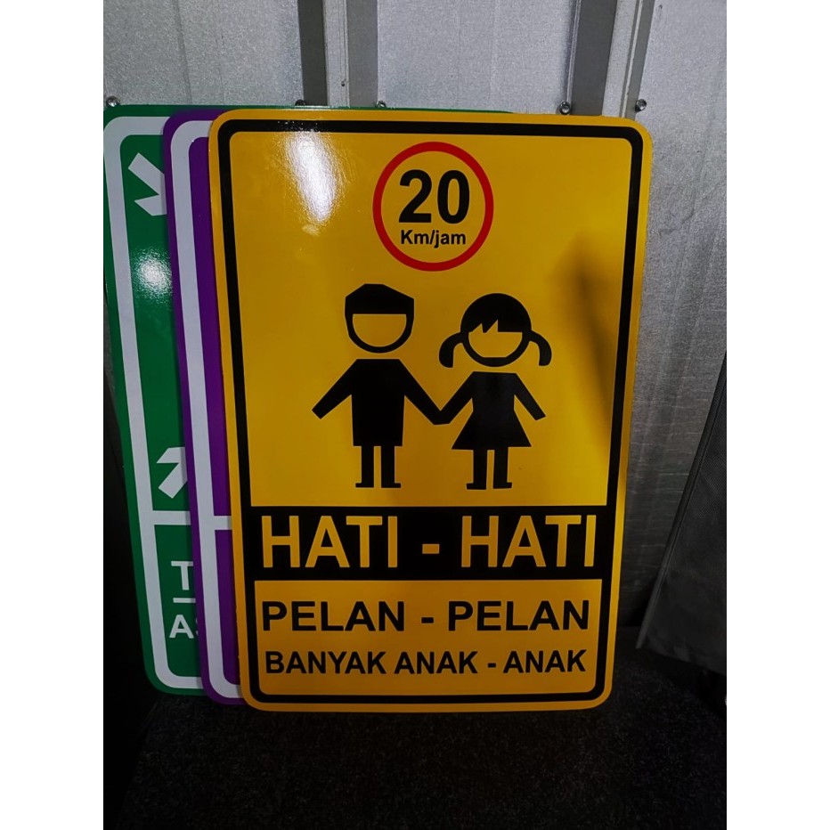 Jual Rambu Hati-Hati Keluar Masuk Kendaraan Proyek 80Cm X 60Cm New ...