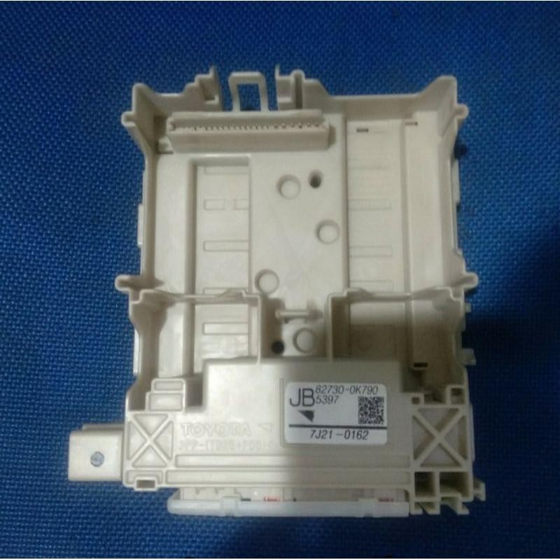 Jual Box Sekring Bcm Toyota Innova Reborn 82730-Ok790 Original | Shopee ...