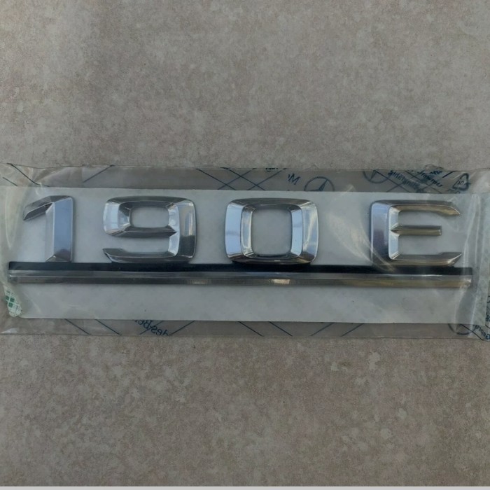 Jual Jual Logo Emblem Mercedes Benz W201 190E A2018172015 Original ...