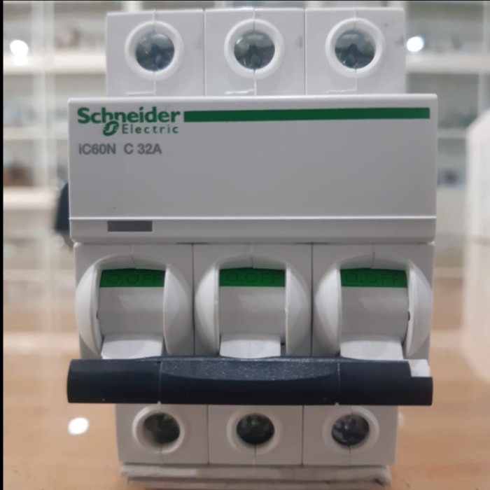 Jual MCB IC60N 3P 32A A9F74332 SCHNEIDER | Shopee Indonesia