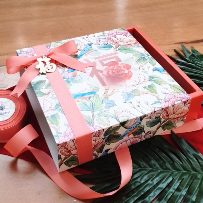 Jual CNY BOX CNY IMLEK KOTAK PACKAGING PREMIUM 23x23x7 cm - Tema Peony ...