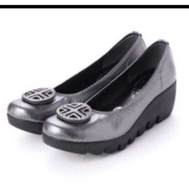 Jual Discount Sepatu First Contact Logo Bulat Wedges 6 Cm | Shopee ...