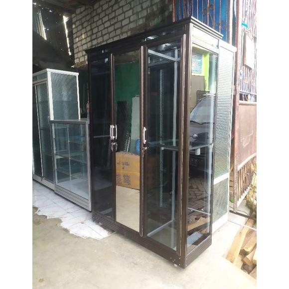 Jual lemari kaca 3 pintu full gantung kaca riben | Shopee Indonesia