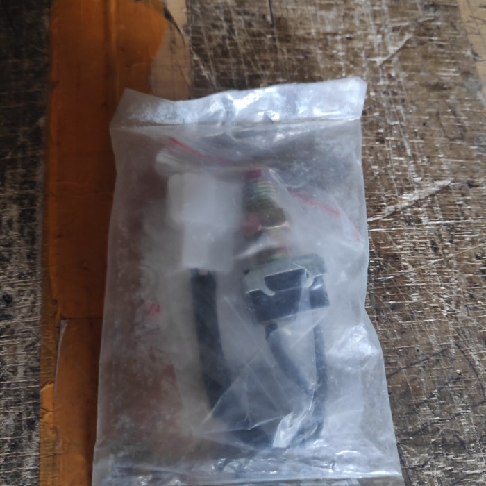 Jual SWITCH BRIK REM ANGIN MITSUBISHI PS CANTER RAGASA | Shopee Indonesia